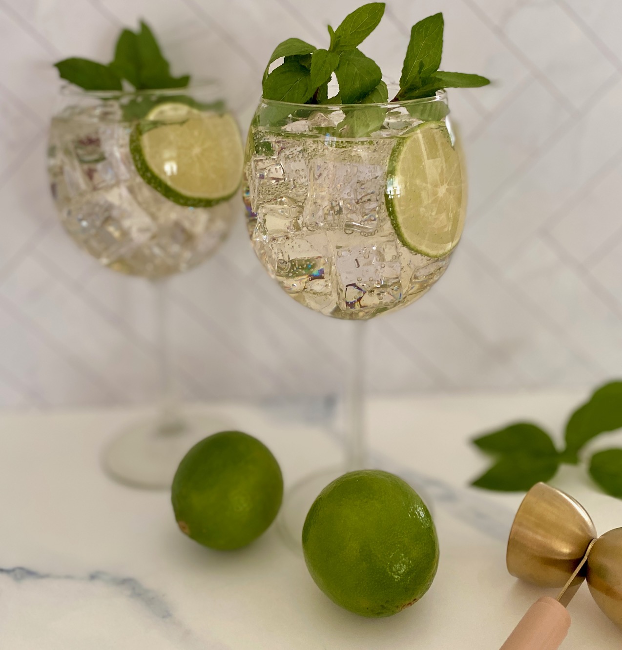 Hugo Spritz Cocktail - The Art of Food and Wine